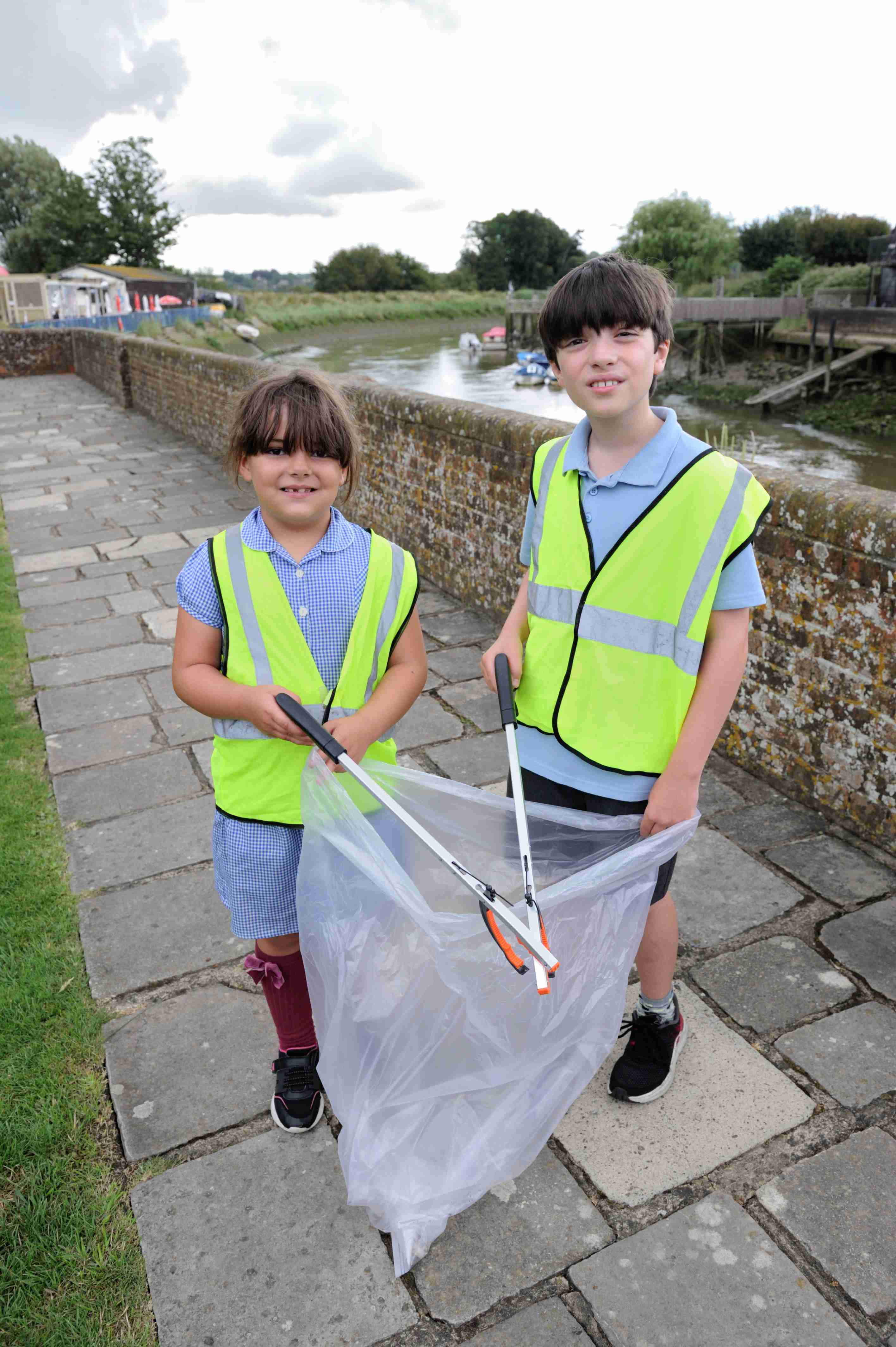 Pupils clean local river with help of housebuilder | The Property Daily
